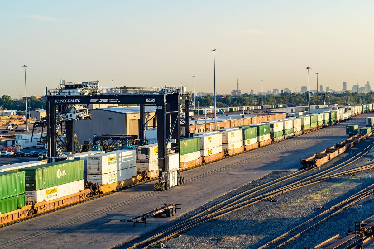 Freight Transport via Intermodal Containers | Norfolk Southern