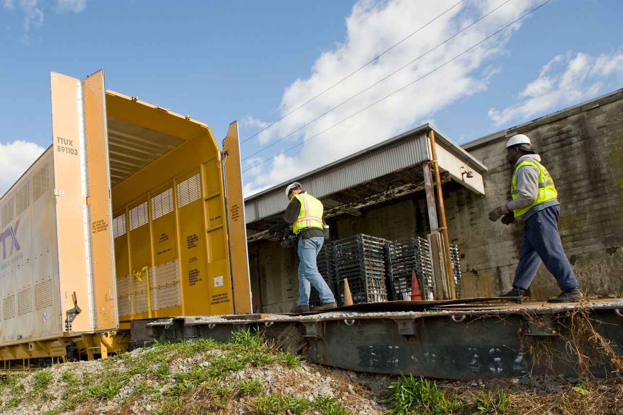 Intermodal & Automotive Equipment and Railcars | Norfolk Southern